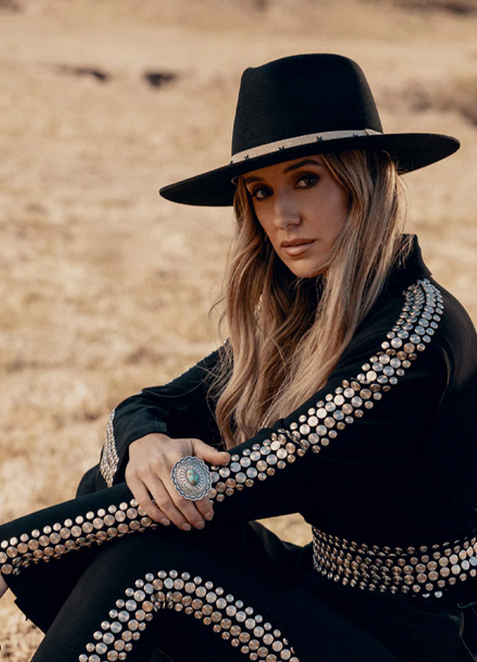 250904 LAINEY WILSON – Norma Kamali